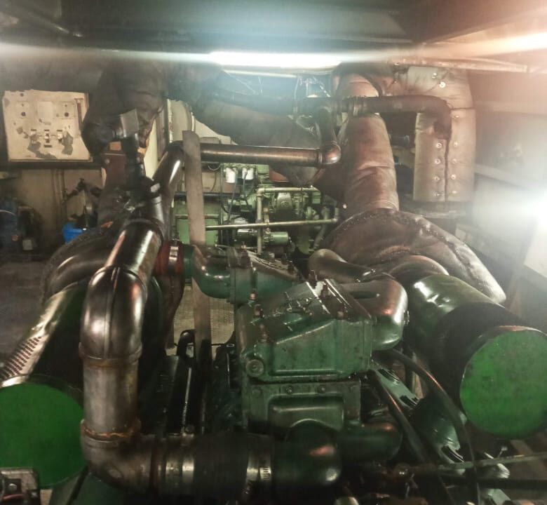 Multiple Detroit 12V71 Marine Propulsion Engines 600HP and 2.5:1 gears ...