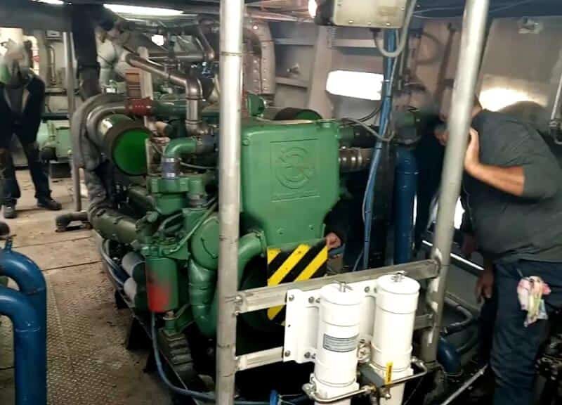 Multiple Detroit 12V71 Marine Propulsion Engines 600HP and 2.5:1 gears ...
