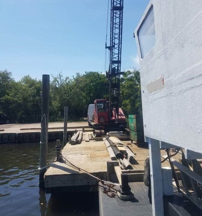 20X46 barge w 18T Bantam Crane – Commercial Marine Pro