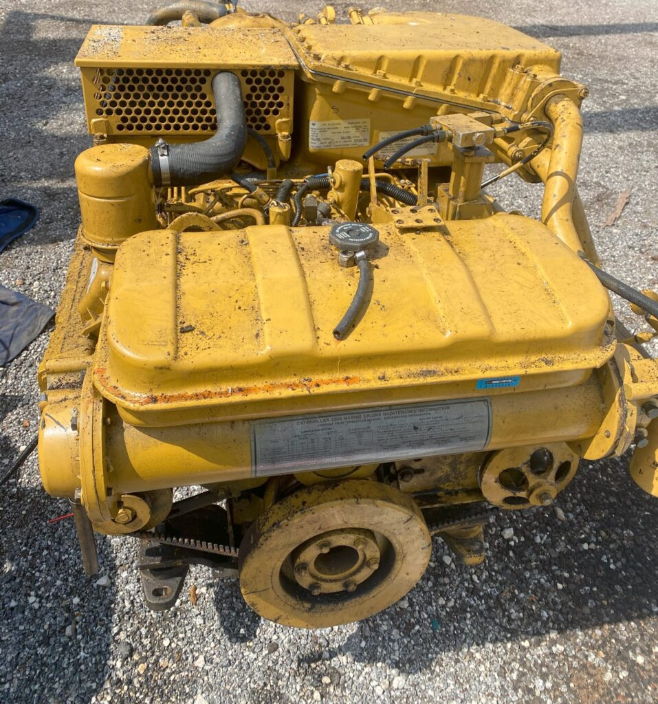 Single CAT 3208 Marine Propulsion Engines 435HP – Commercial Marine Pro