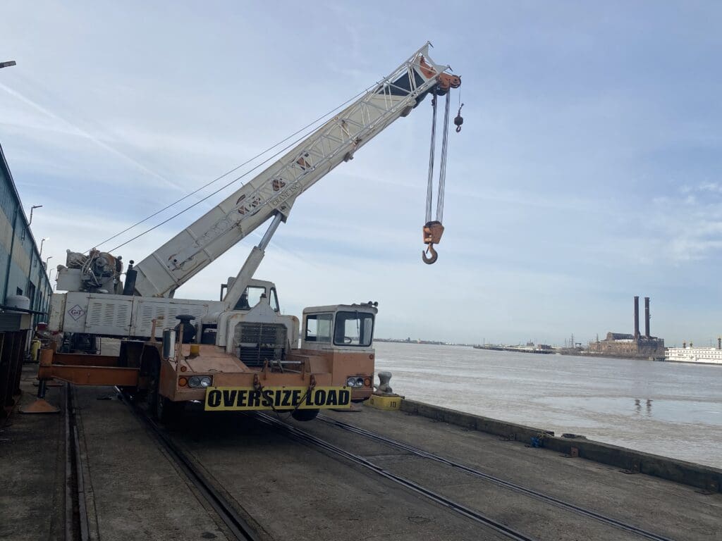80T Grover crane – Commercial Marine Pro